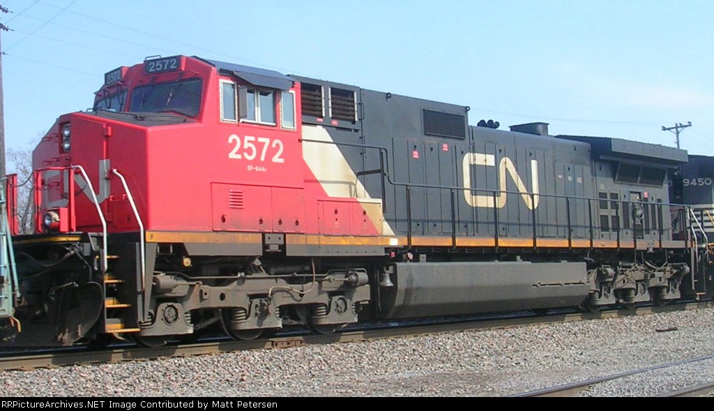 CN 2572